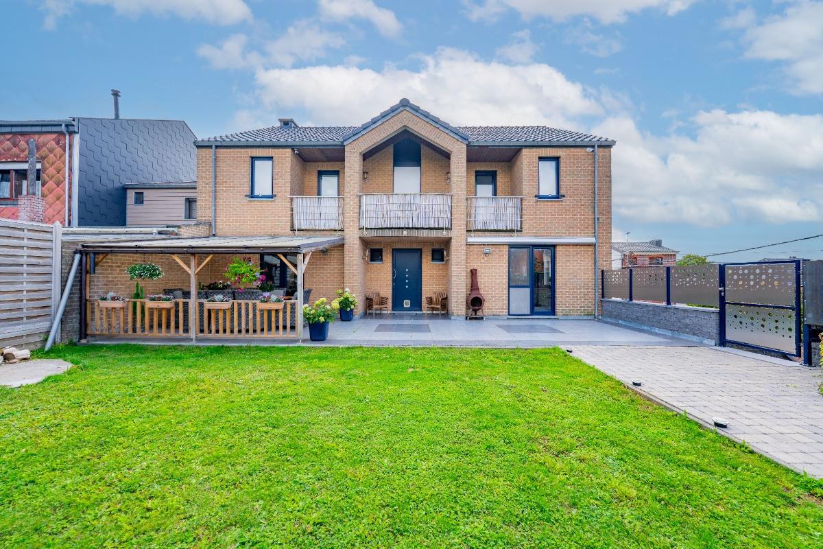 À vendre : maison 5 chambres avec espace professionnel | ERA